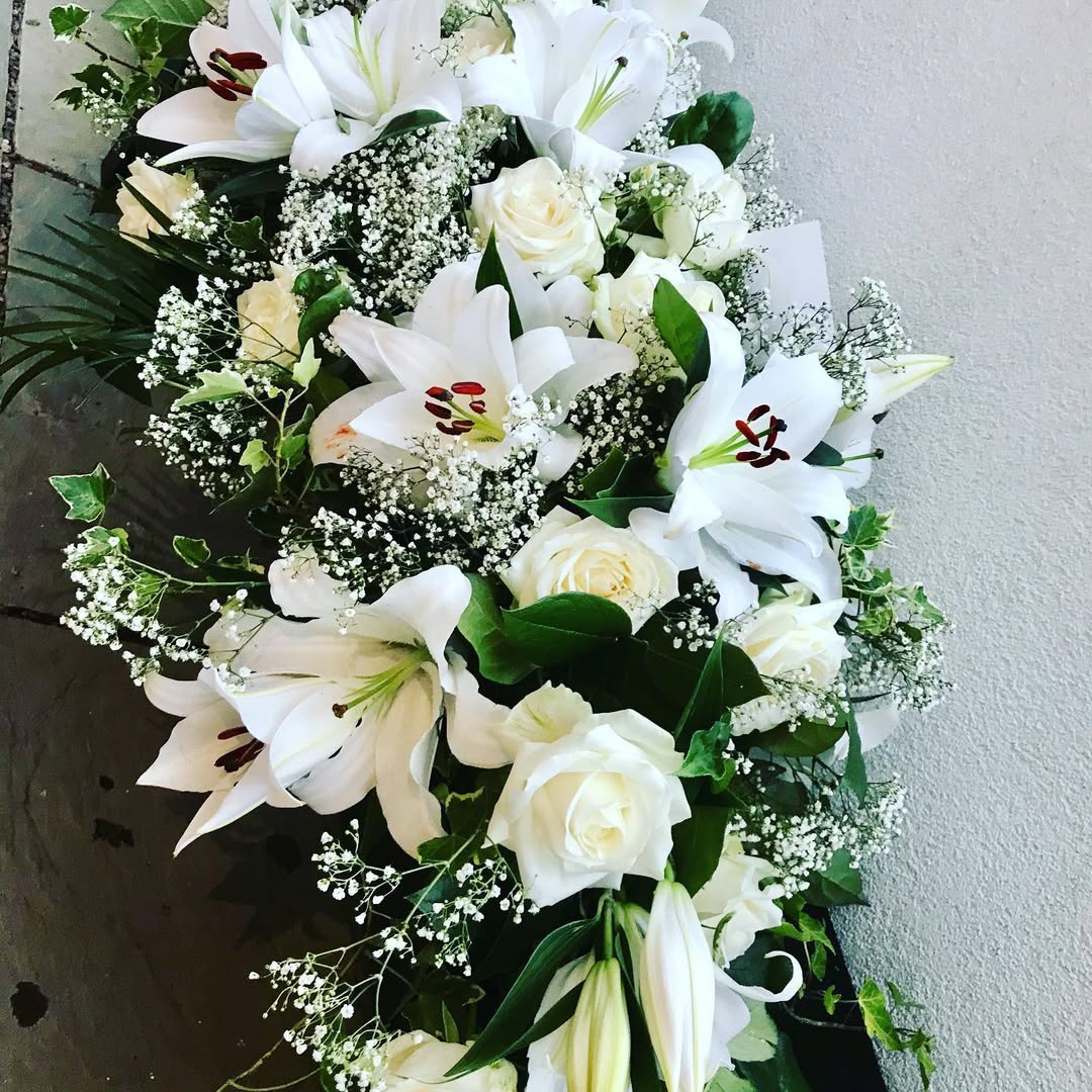 21 Thoughtful Funeral Flower Ideas to Express Your Love and Sympathy